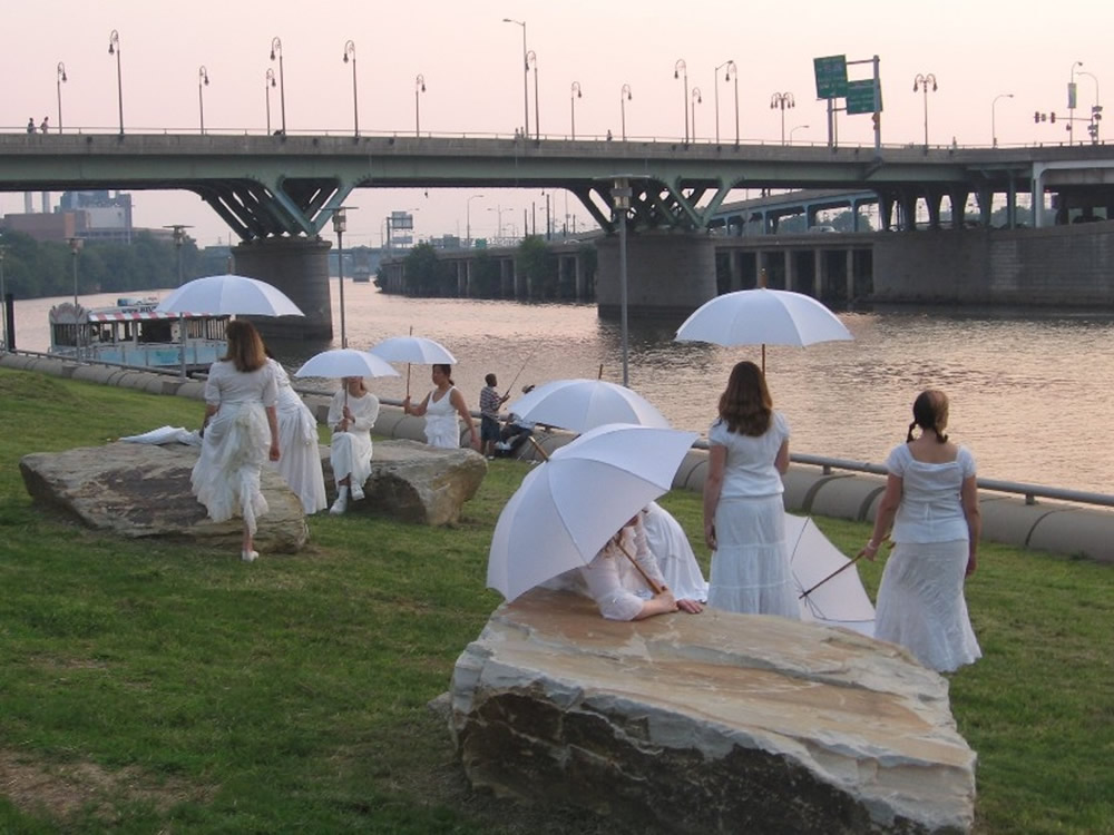 ANNE-MARIE MULGREW AND DANCERS CO